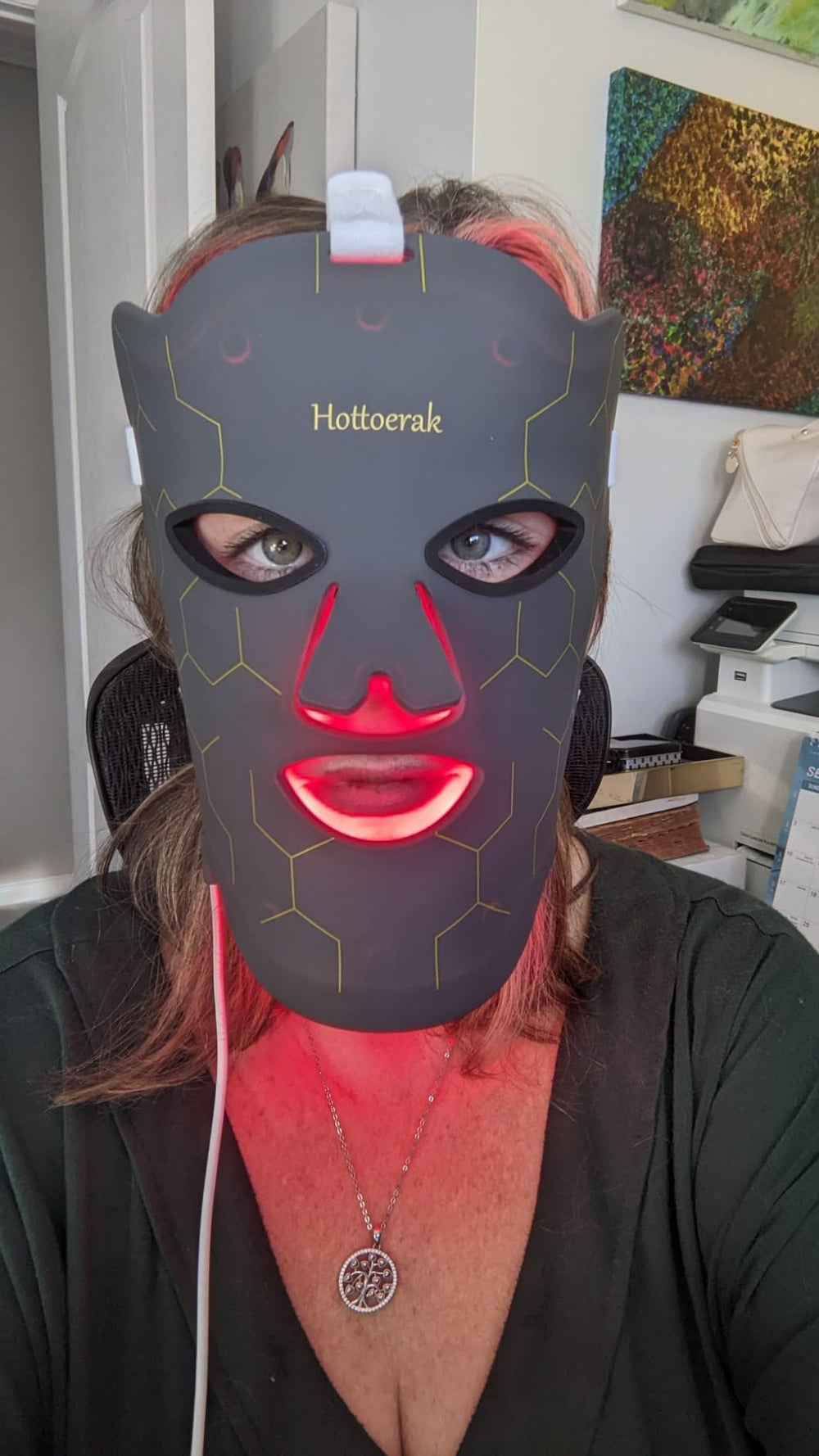 Red Light Therapy Mask| Awakens younger looking skin